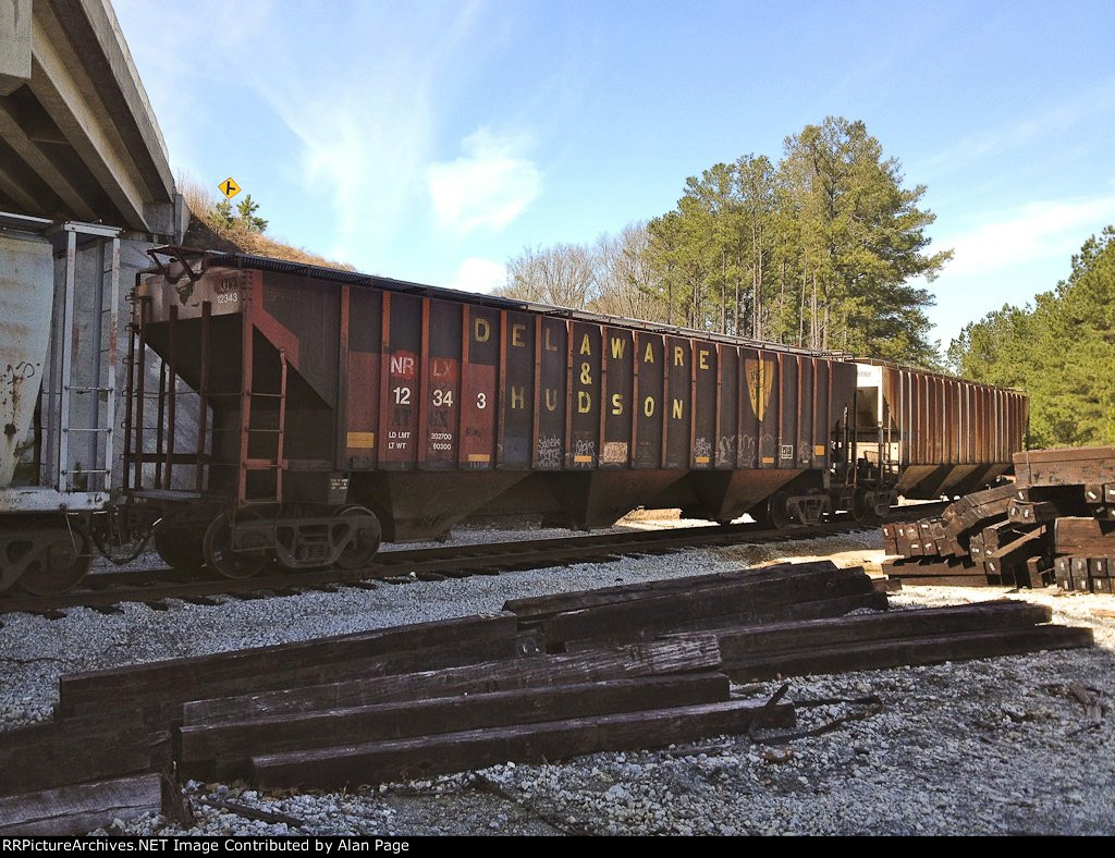 Former D&H covered hopper stenciled NRLX 12343